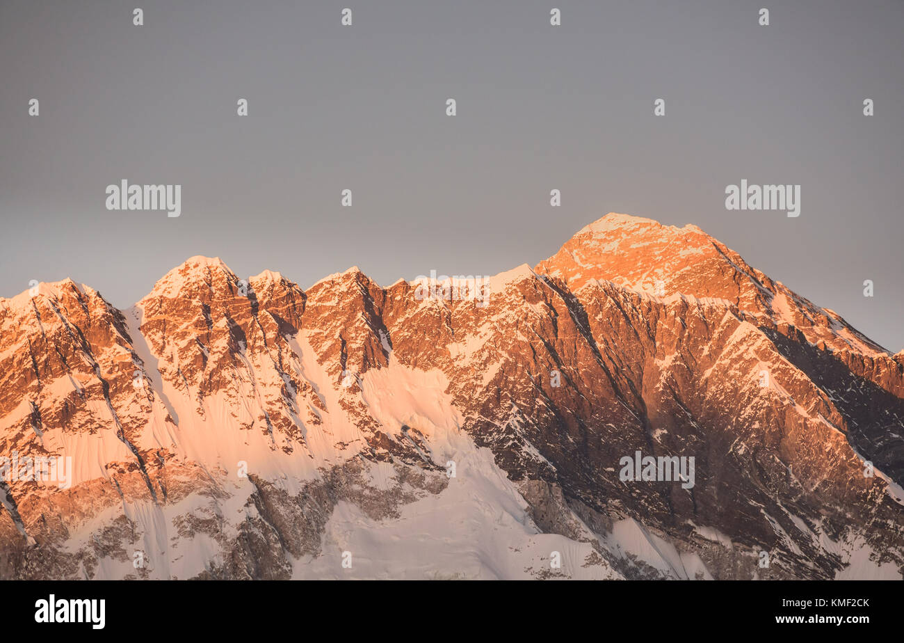 Mount everest sunset High Resolution Stock Photography and Images - Alamy