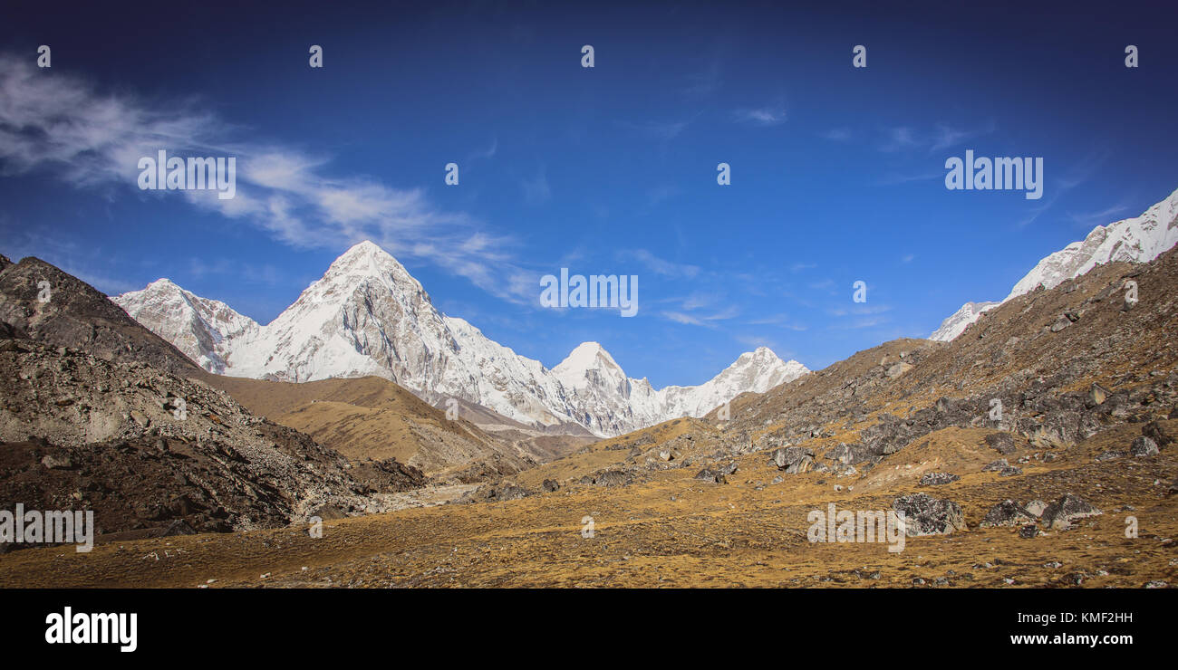 High altitude valley and landscape in Himalayas, Nepal Stock Photo - Alamy