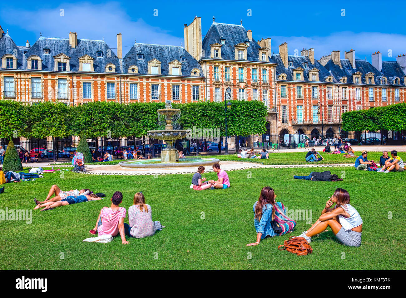 The Place des Vosges in Paris Stock Photo - Alamy
