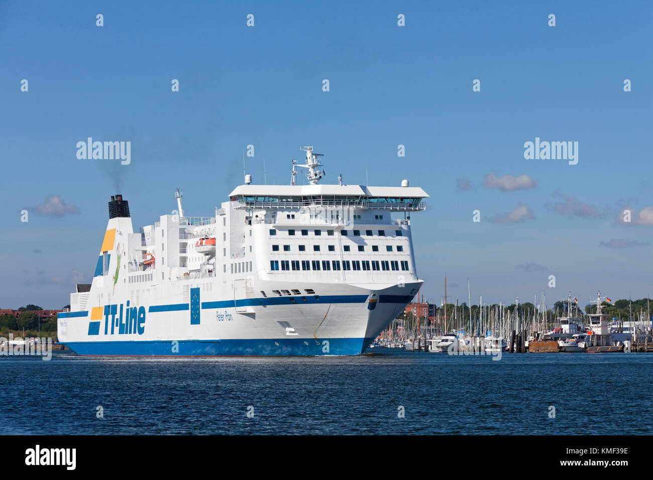 Peter pan ship hi-res stock photography and images - Alamy