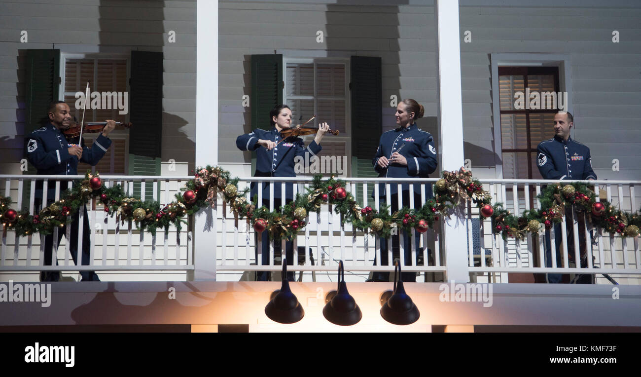 Members of the U.S. Air Force Band perform during the 2017 Holiday ...