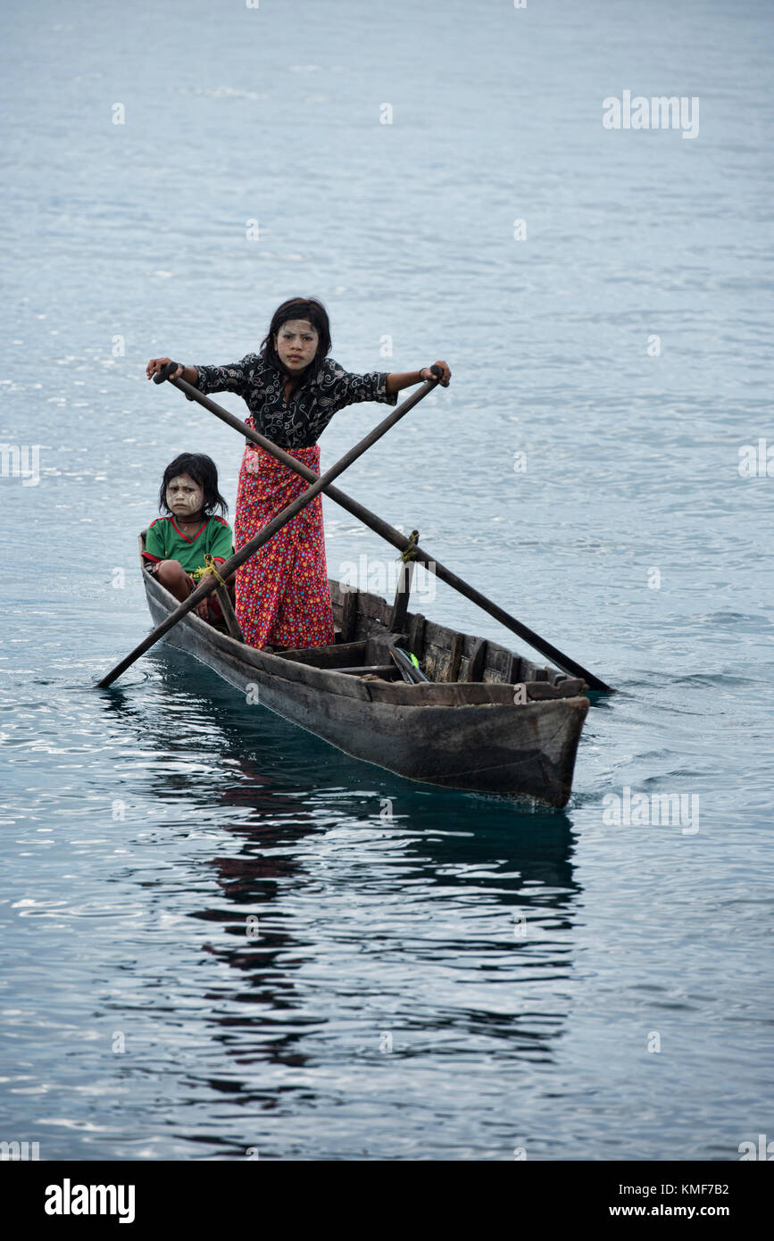 Moken boat hi-res stock photography and images - Alamy