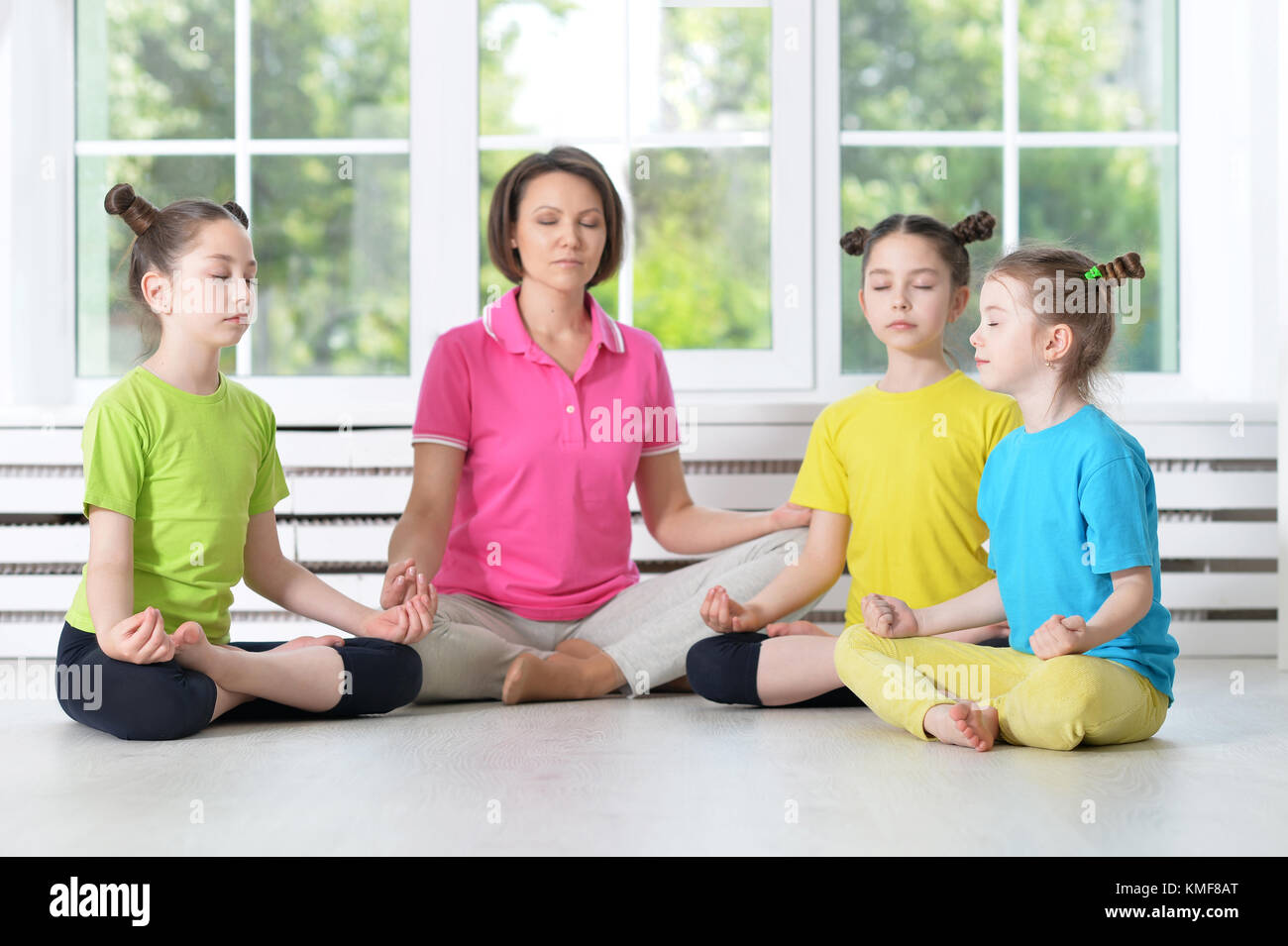 Children engaged activity hi-res stock photography and images - Alamy