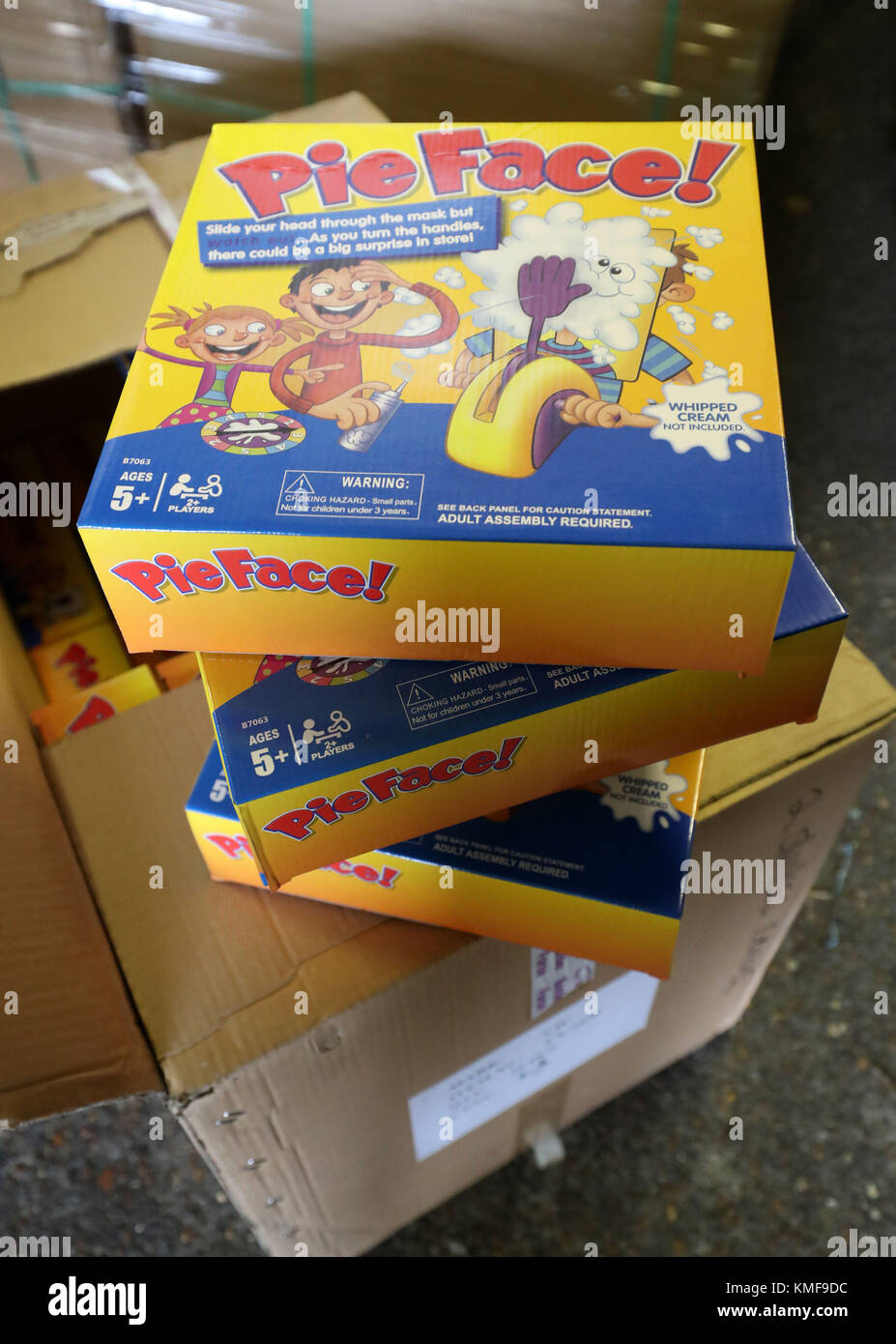 Embargoed goods hi-res stock photography and images - Alamy