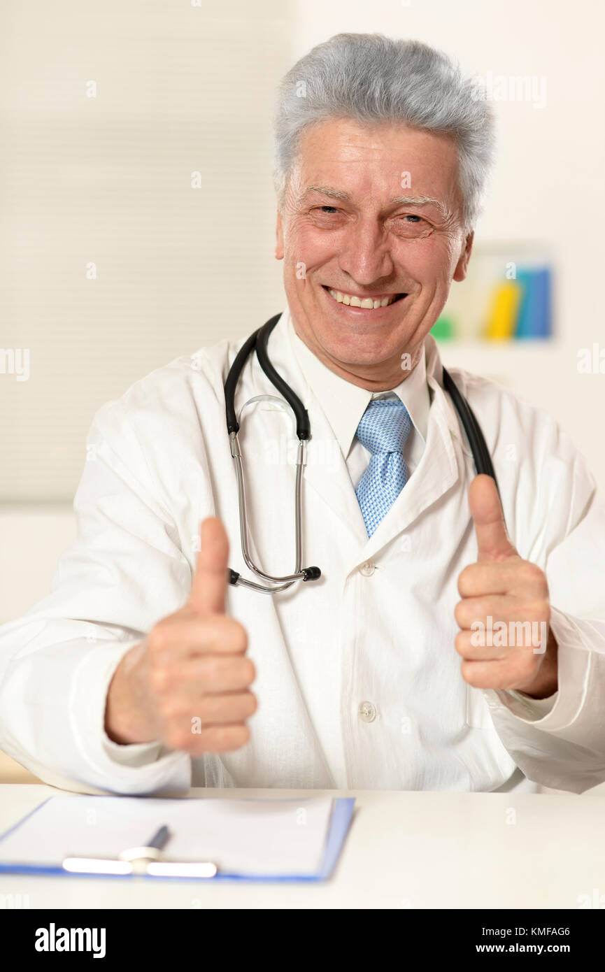 confident senior doctor Stock Photo - Alamy
