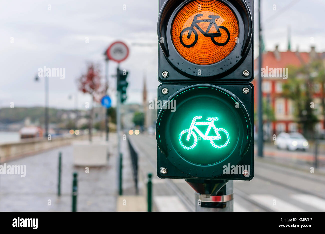 Red orange traffic light hi-res stock photography and images - Alamy