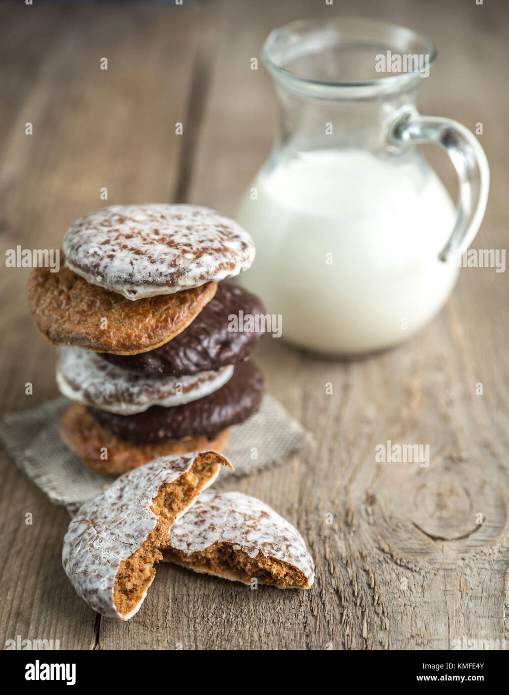 Glazed gingerbread cakes Stock Photo - Alamy