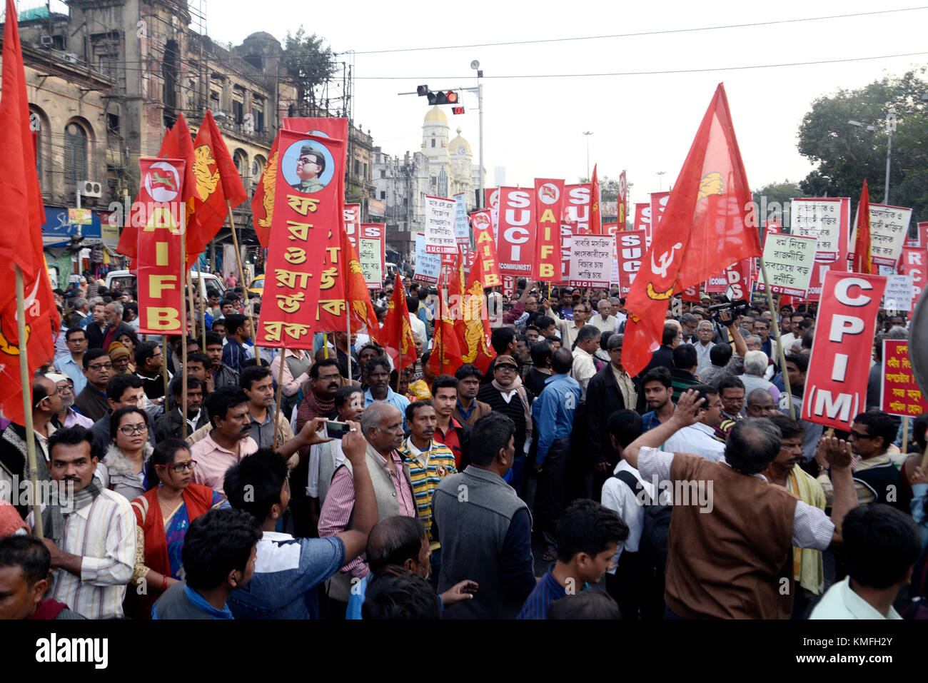 Kolkata, India. 06th Dec, 2017. Left front activist rallied with poster ...