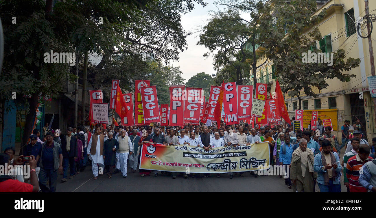 Kolkata, India. 06th Dec, 2017. The left parties organized a protest ...