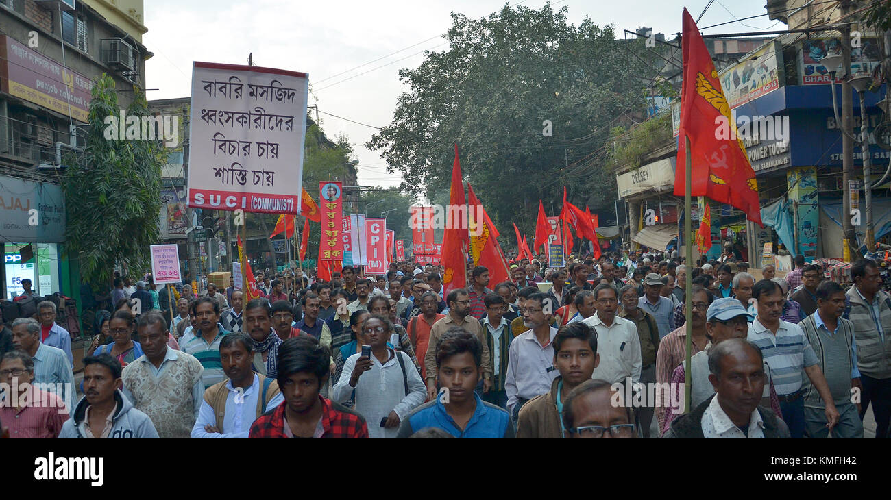 Kolkata, India. 06th Dec, 2017. The left parties organized a protest ...