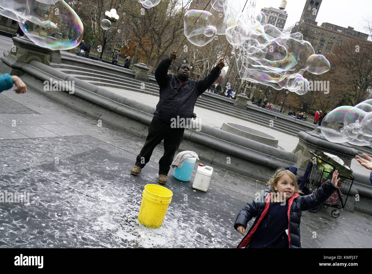 Bubble Man blows bubbles in Washington Square Park.Greenwich Village ...