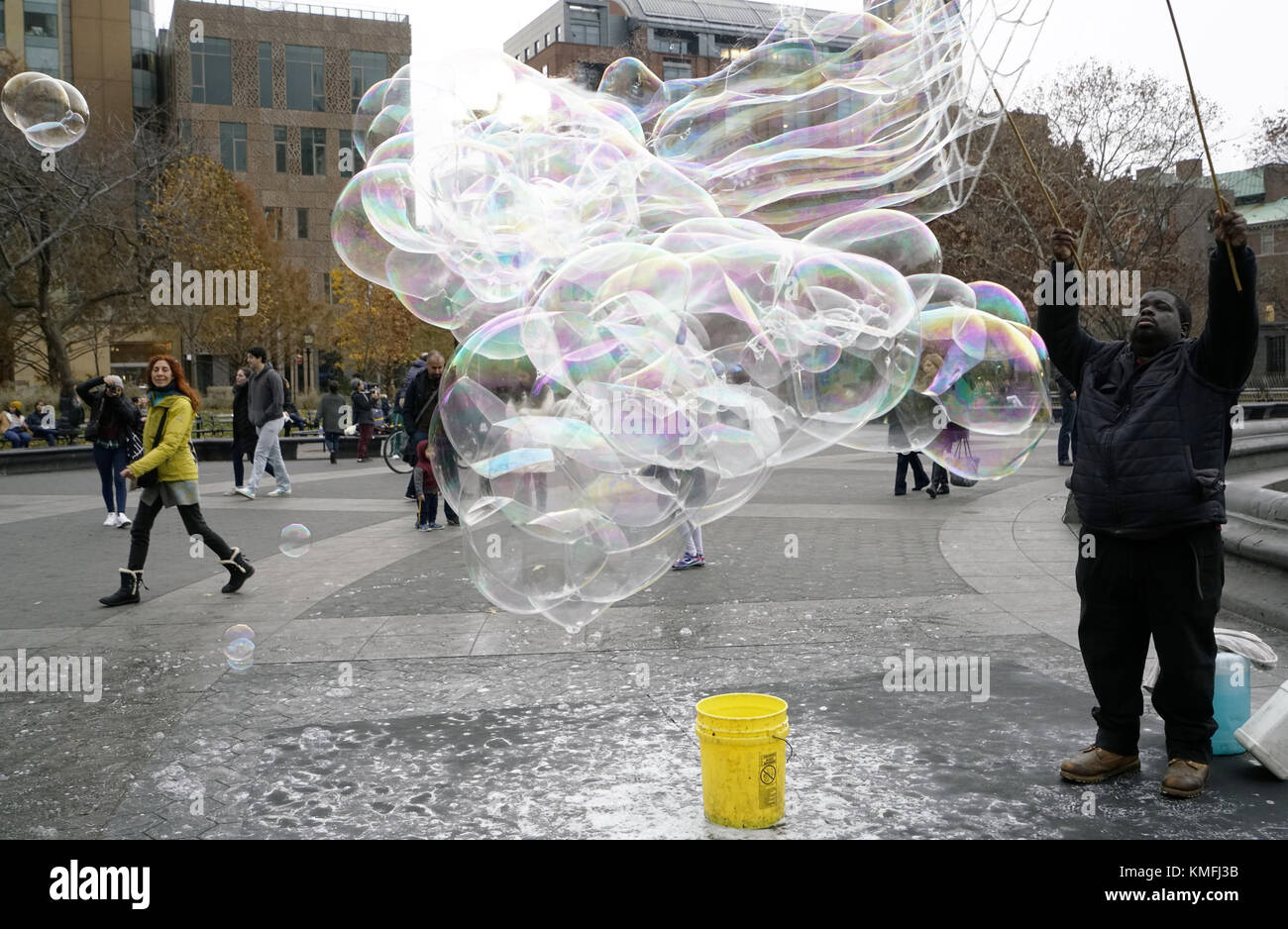 Bubble Man blows bubbles in Washington Square Park.Greenwich Village ...