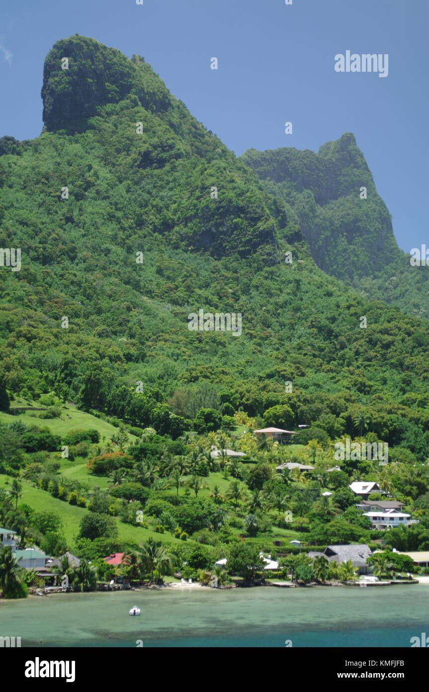 Mountains / Landscape, Moorea, French Polynesia Stock Photo - Alamy