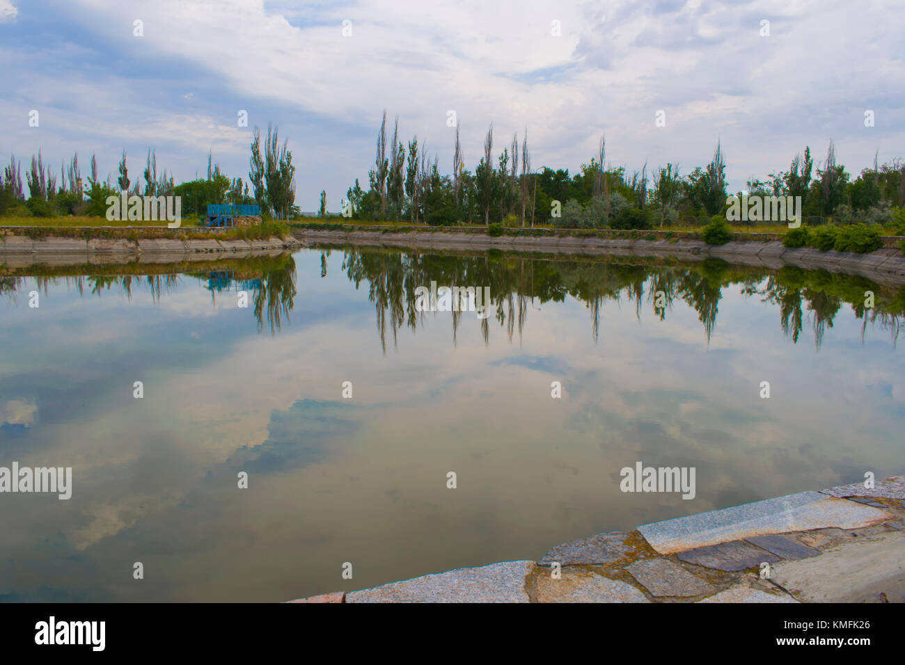 Overlooking green trees hi-res stock photography and images - Alamy