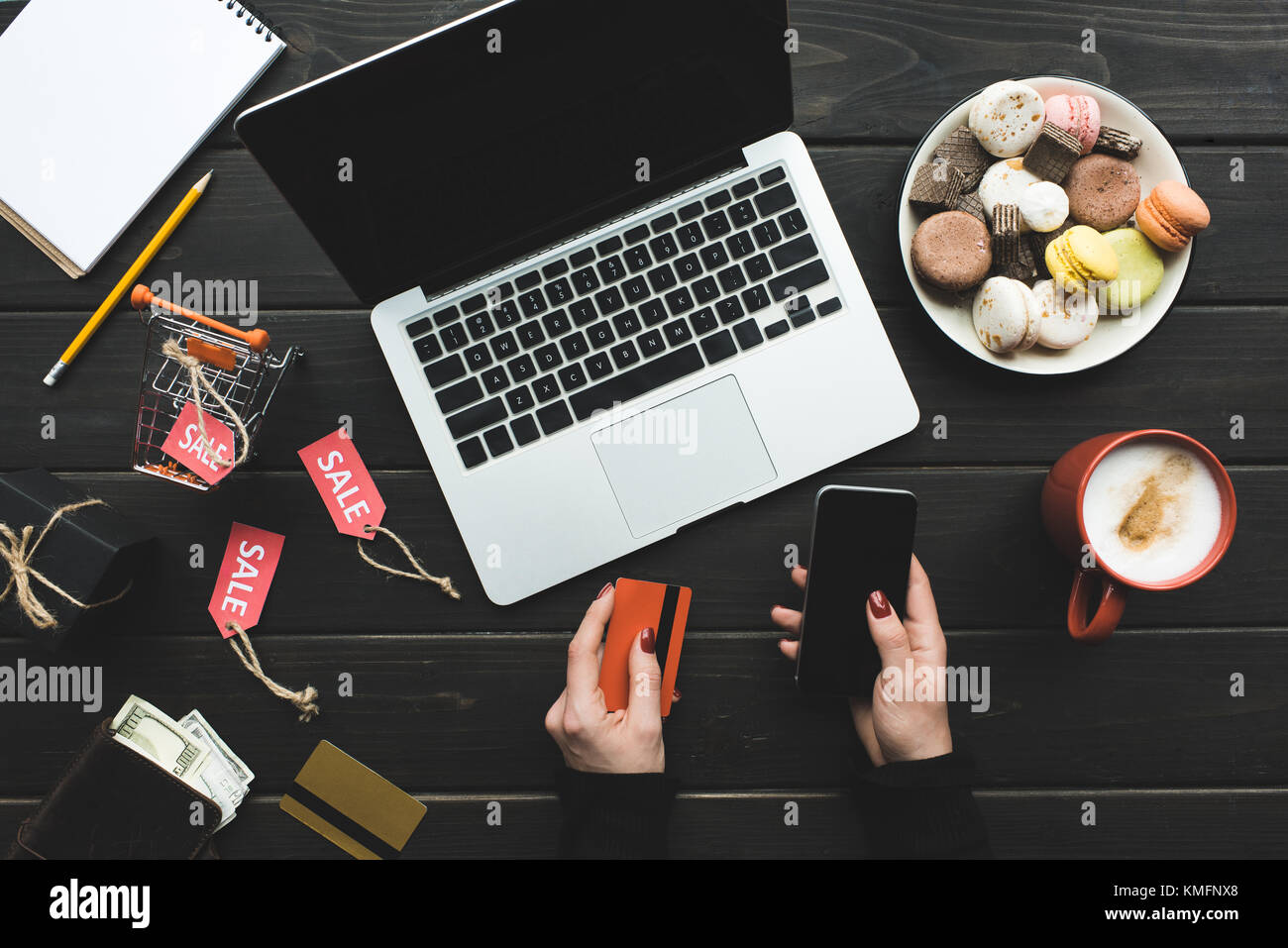 online shopping with laptop Stock Photo - Alamy