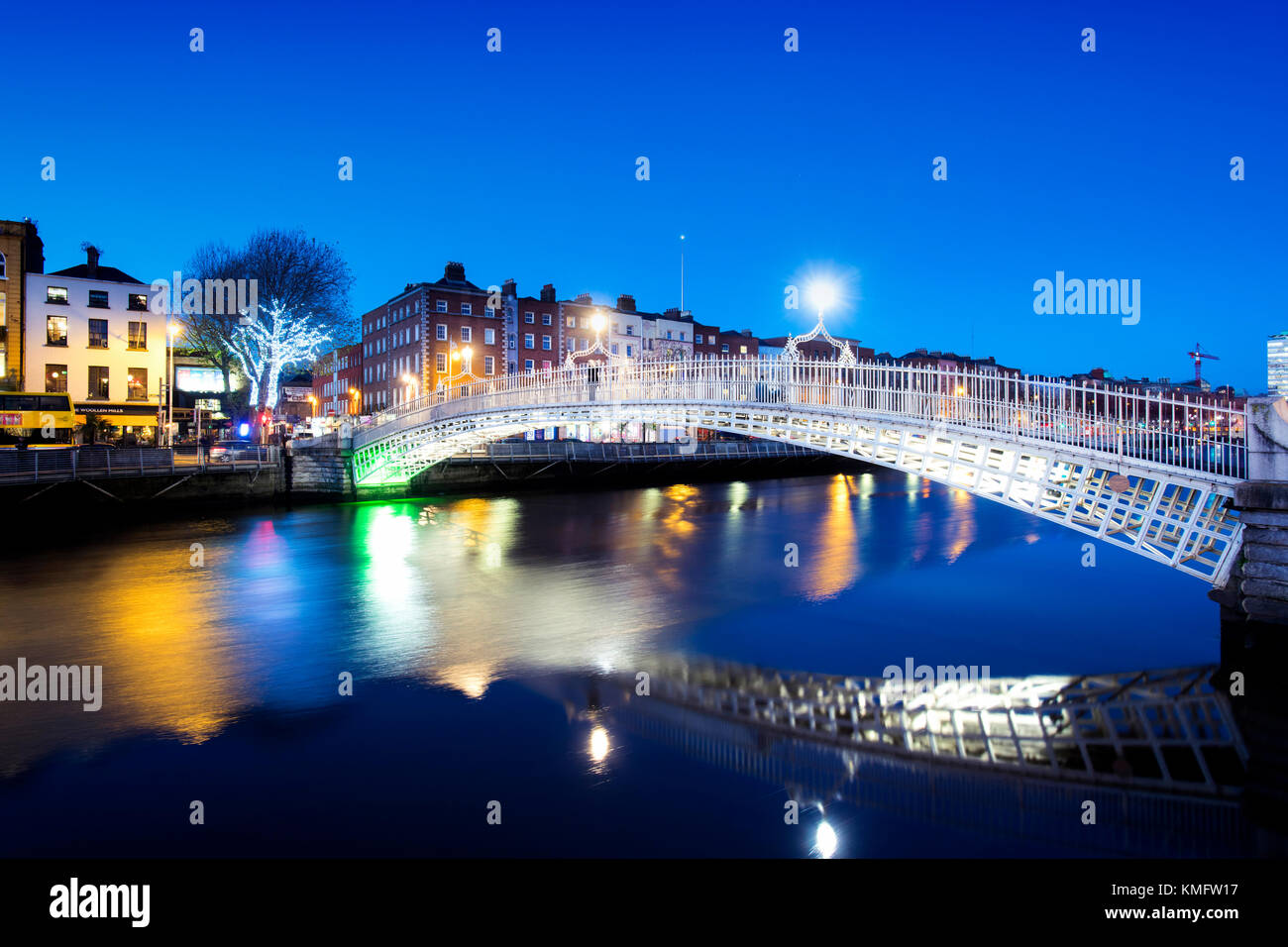 Ha'penny Bridge, Dublin, Ireland Stock Photo - Alamy