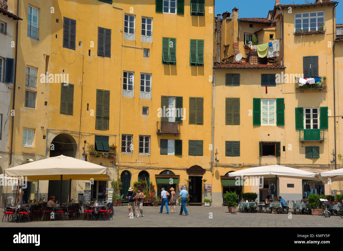 Lucca, Anfiteatro square, Piazza Anfiteatro, Tuscany, Italy, Europe ...