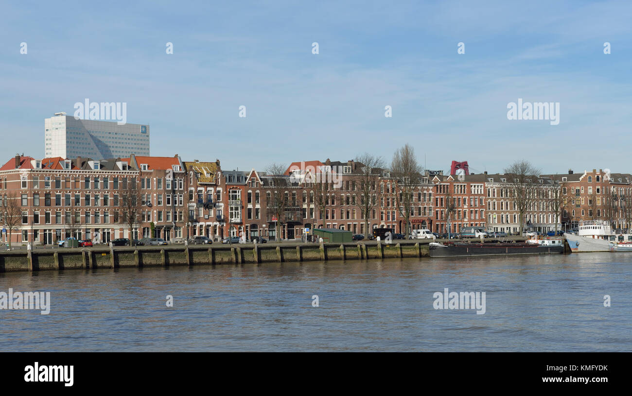 Noordereiland in the Niewe Maas river Rotterdam in winter Stock Photo ...