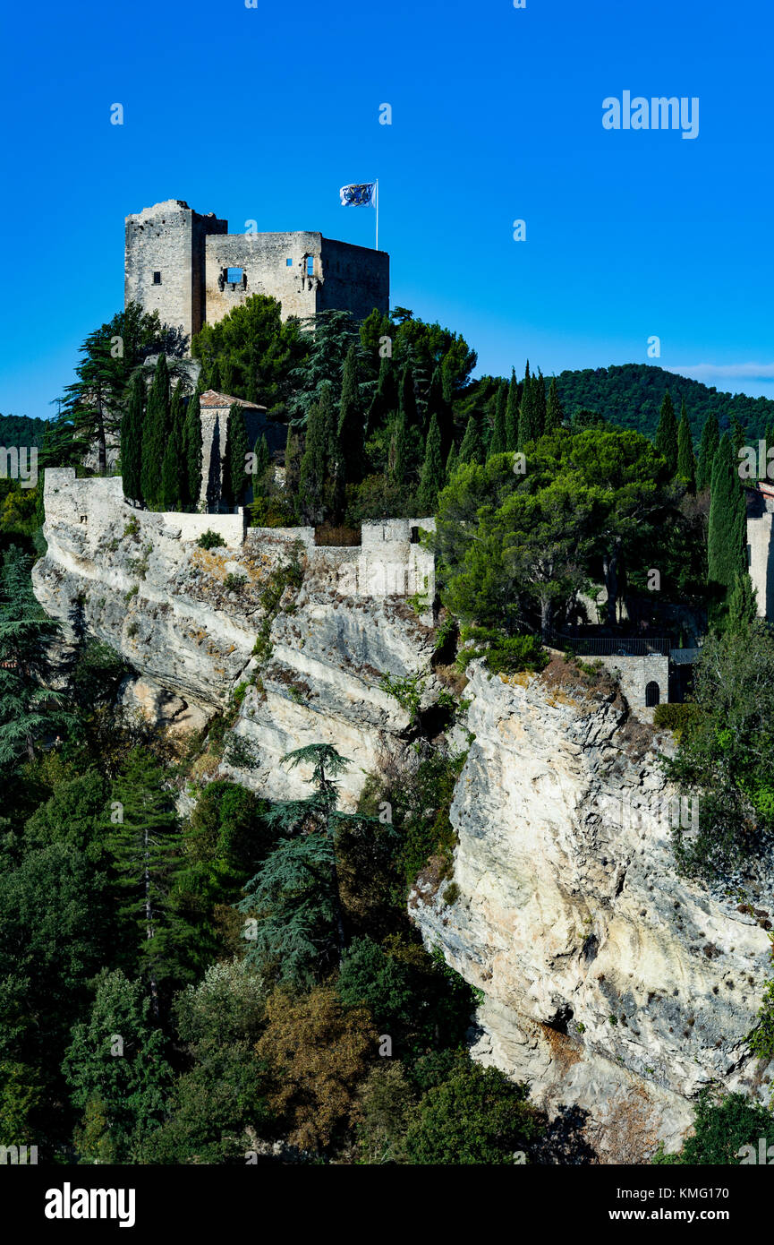 France. Vaucluse (84). Vaison La Romaine. The medieval castle Stock ...