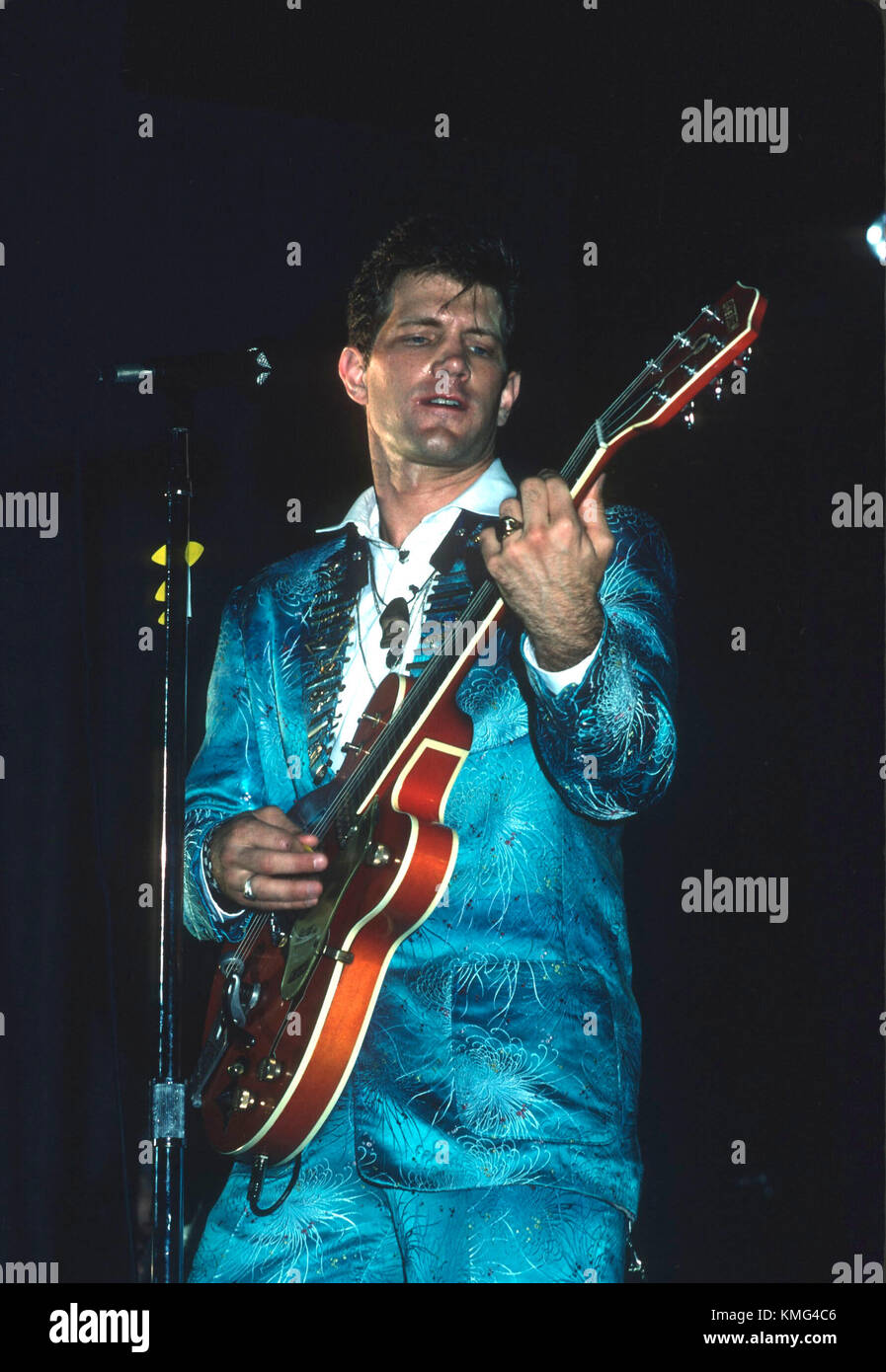 The chris isaak show hi-res stock photography and images - Alamy