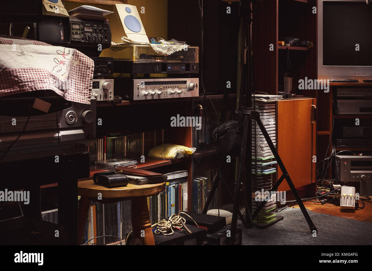 Vintage unit hi-res stock photography and images - Alamy