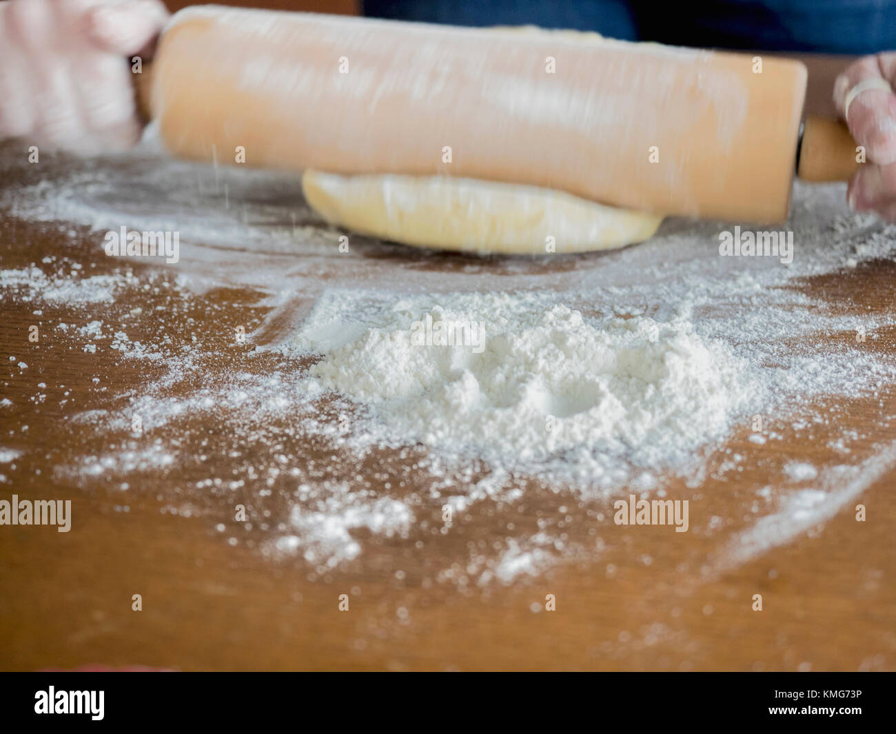 Mature women baking cookies hi-res stock photography and images - Alamy