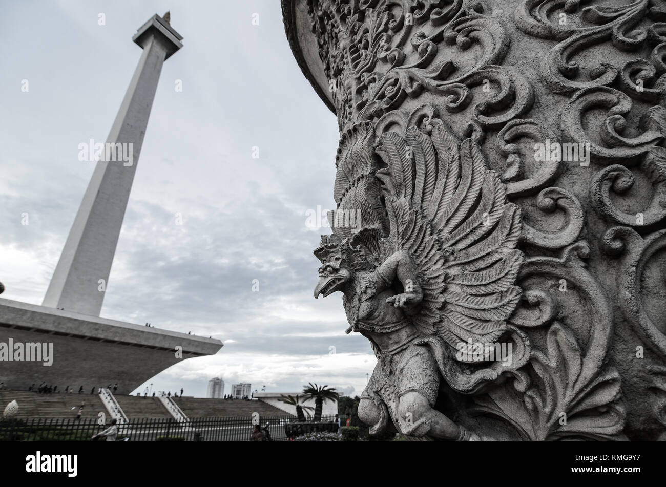 Garuda sculpture hi-res stock photography and images - Alamy