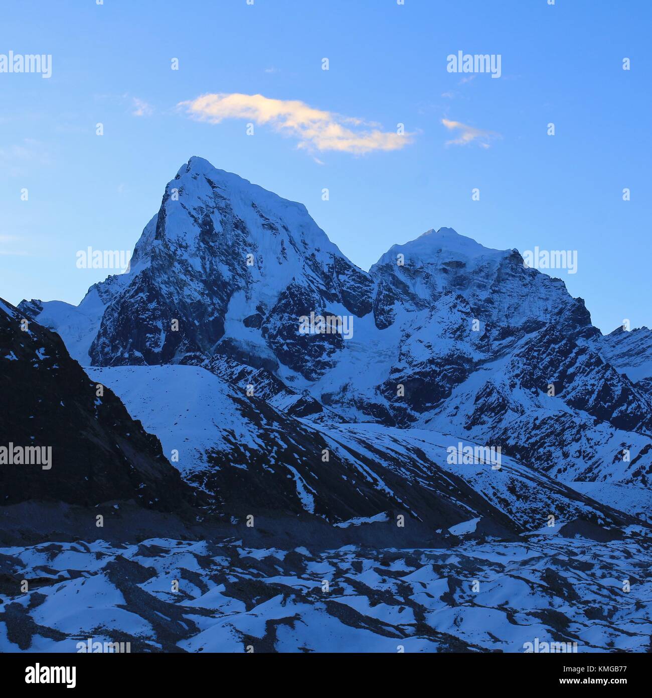 Spring morning in Gokyo, mount Everest National Park, Nepal Stock Photo ...