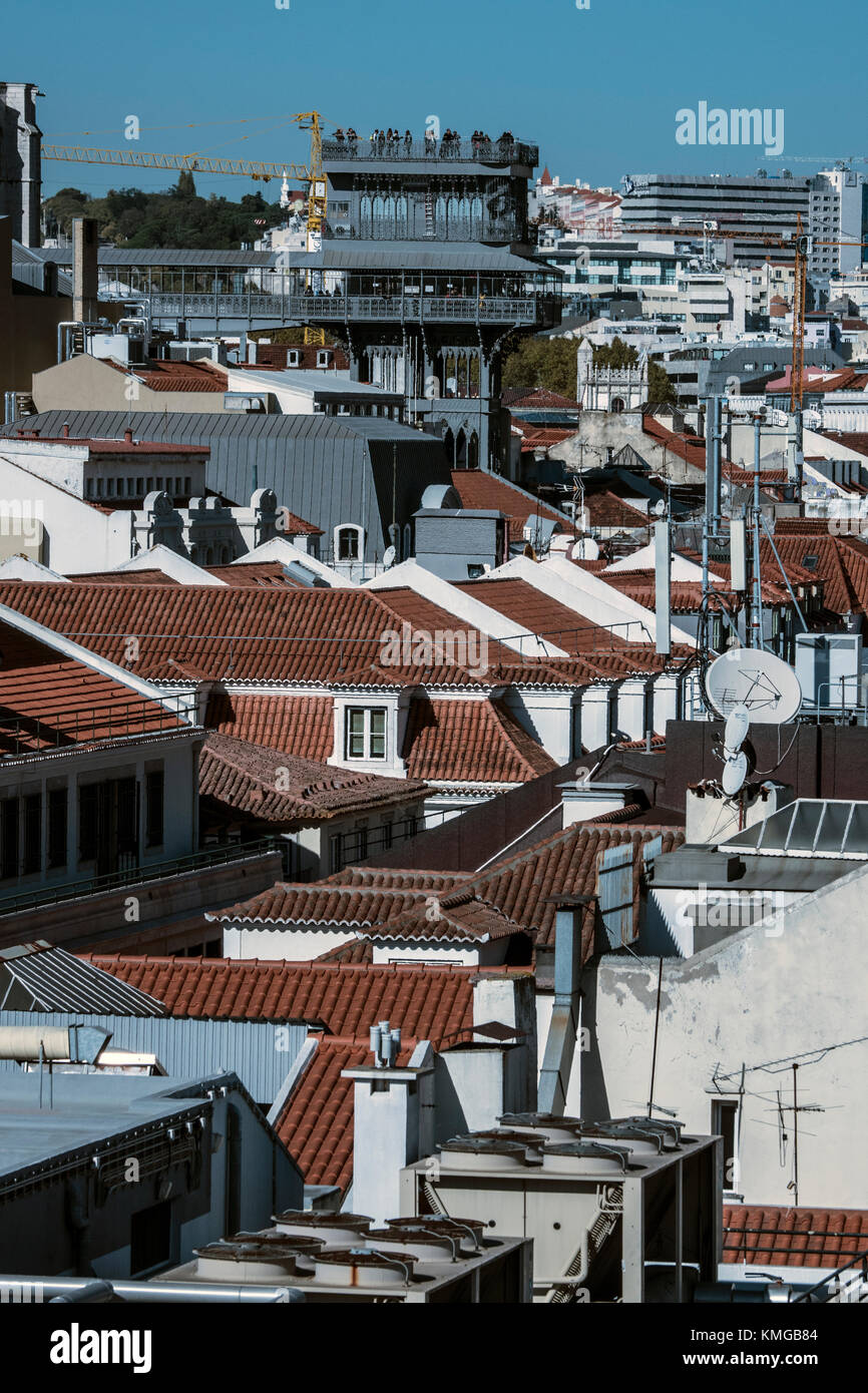 Toits de lisbonne hi-res stock photography and images - Alamy