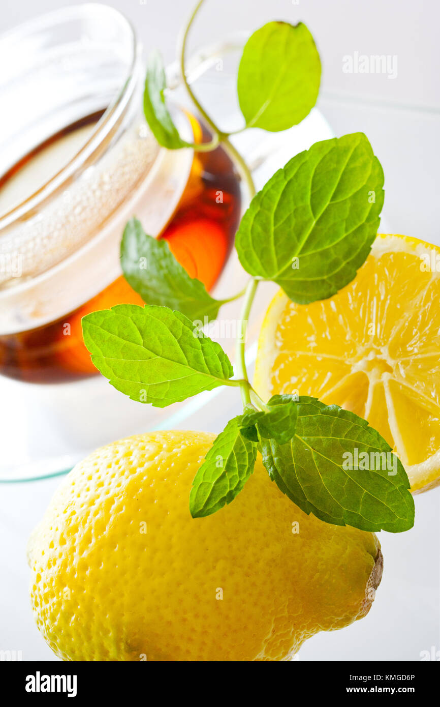 Lemmon leaves hi-res stock photography and images - Alamy