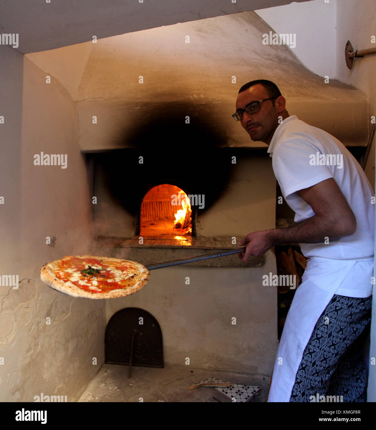 Italy, Naples 7 December 2017. 6th Dec, 2017. The oven where 300 years ...
