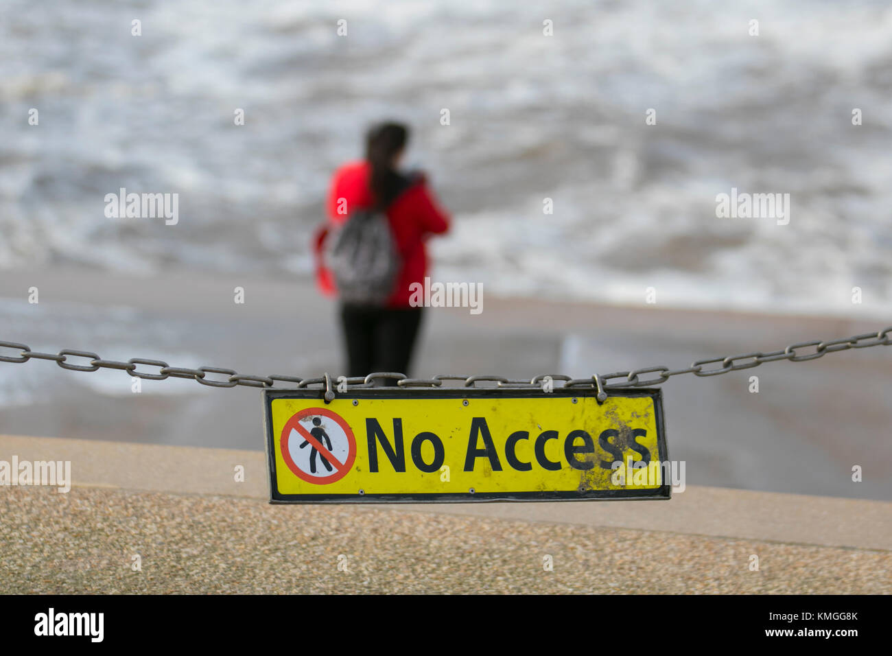 Amber warning high winds sign hi-res stock photography and images - Alamy