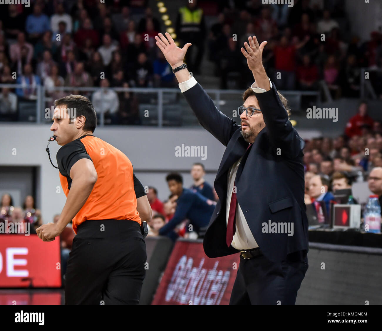 Bamberg, Deutschland. 07th Dec, 2017. Deutschland, Bamberg, Brose Arena ...