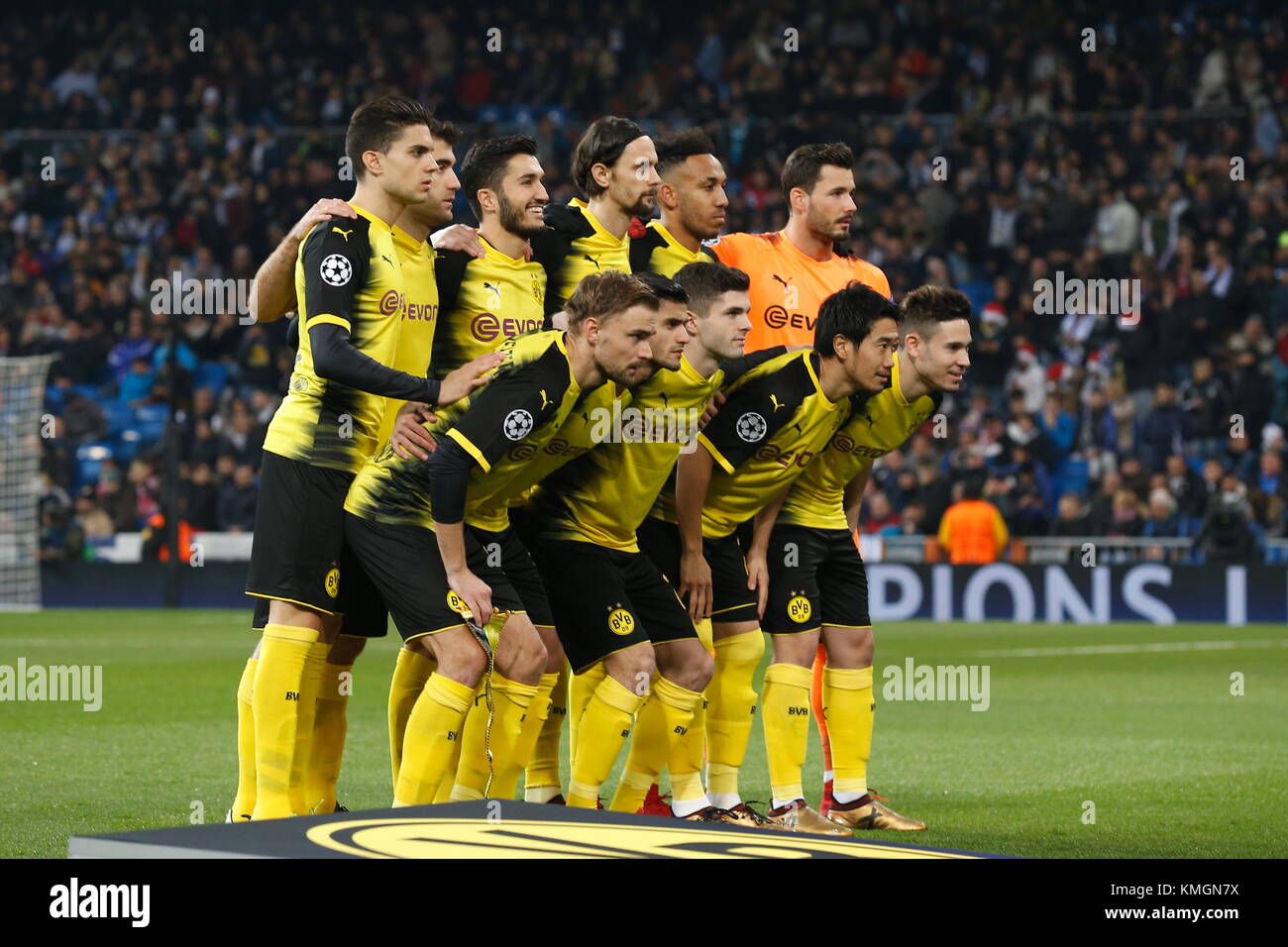 Madrid, Spain. 6th Dec, 2017. Borussia Dortmund team group line-up ...