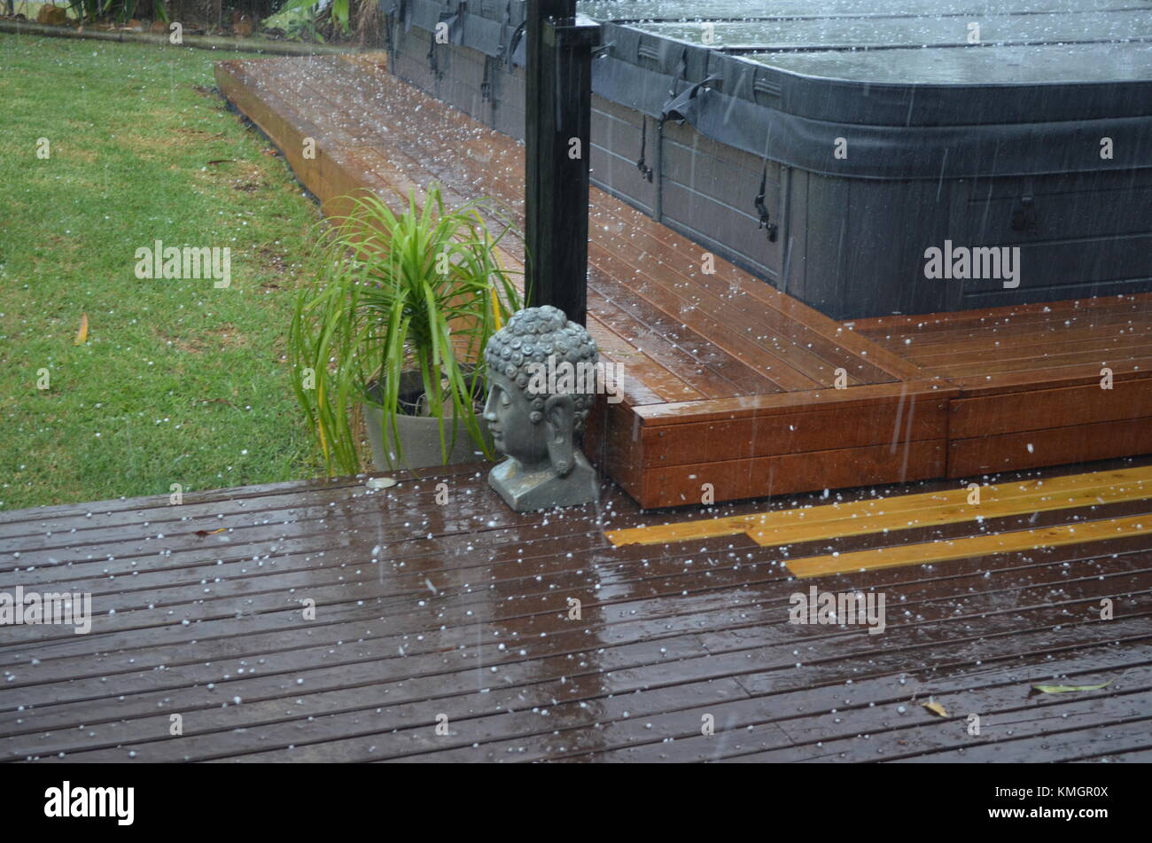 Bouncing hail hi-res stock photography and images - Alamy