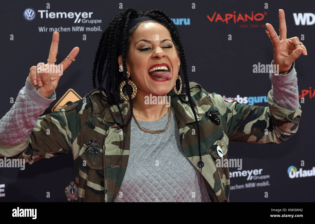 Bochum, Germany. 7th Dec, 2017. Singer Amanda arrives at the award ...