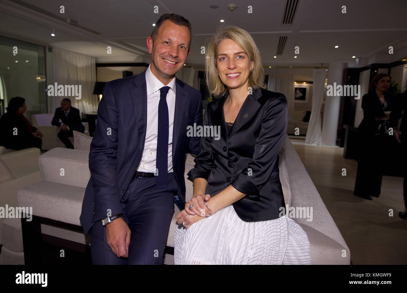 Cannes, Frankreich. 07th Dec, 2017. Cannes, France - December 07, 2017 ...