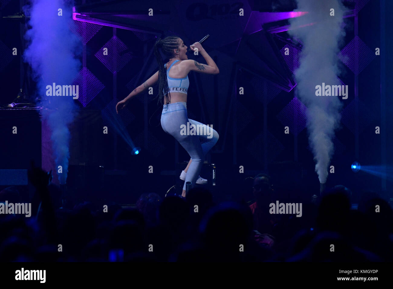 Halsey singer hi-res stock photography and images - Alamy