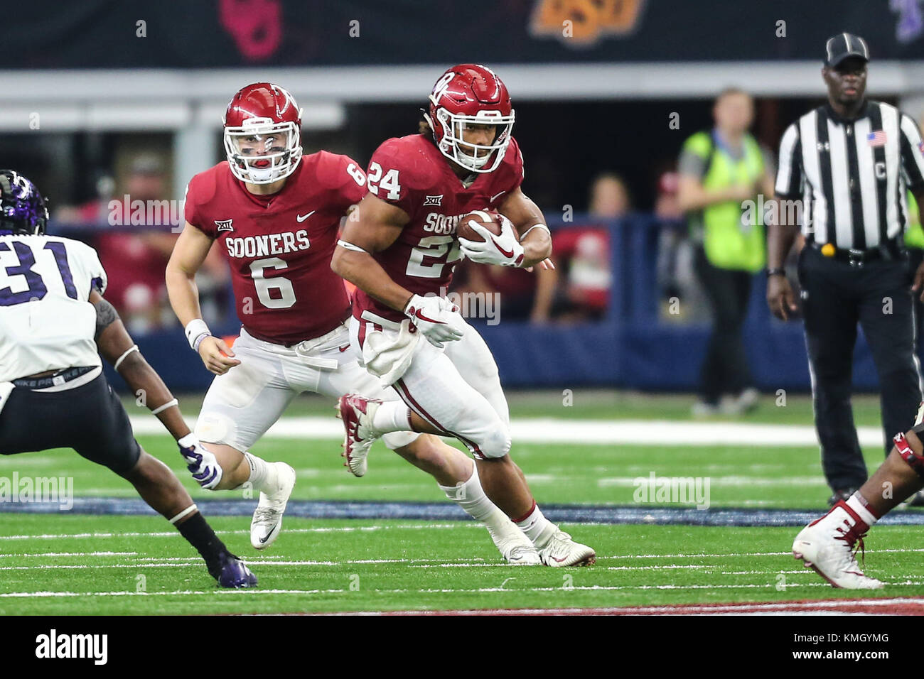 Arlington, Texas, USA. 2nd Dec, 2017. Oklahoma Sooners running back ...