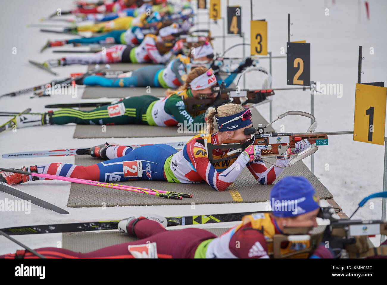 Lenzerheide, Switzerland. 8th Dec, 2017. Ladies shooting during the IBU ...