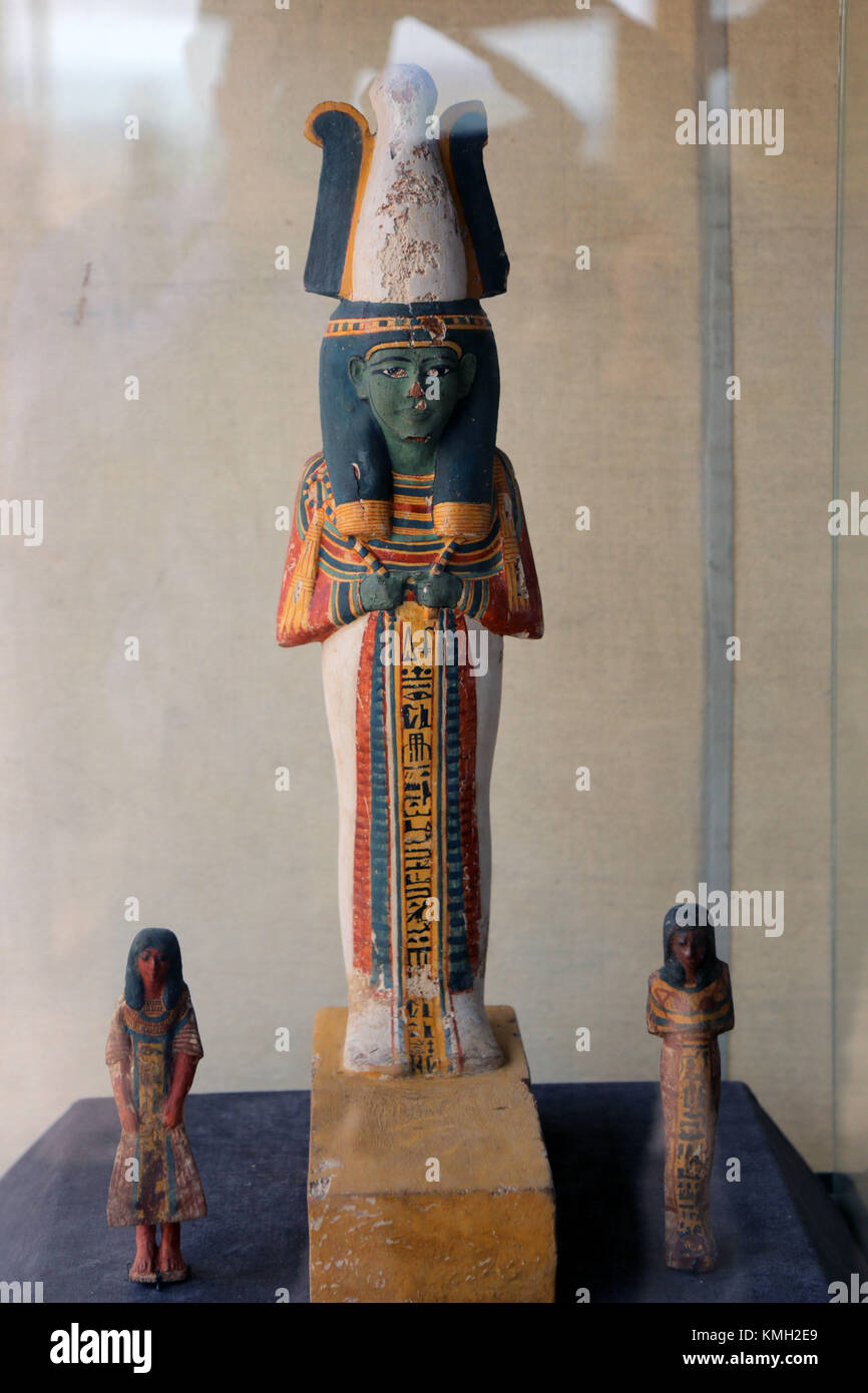 Egypt statues and tombs hi-res stock photography and images - Alamy