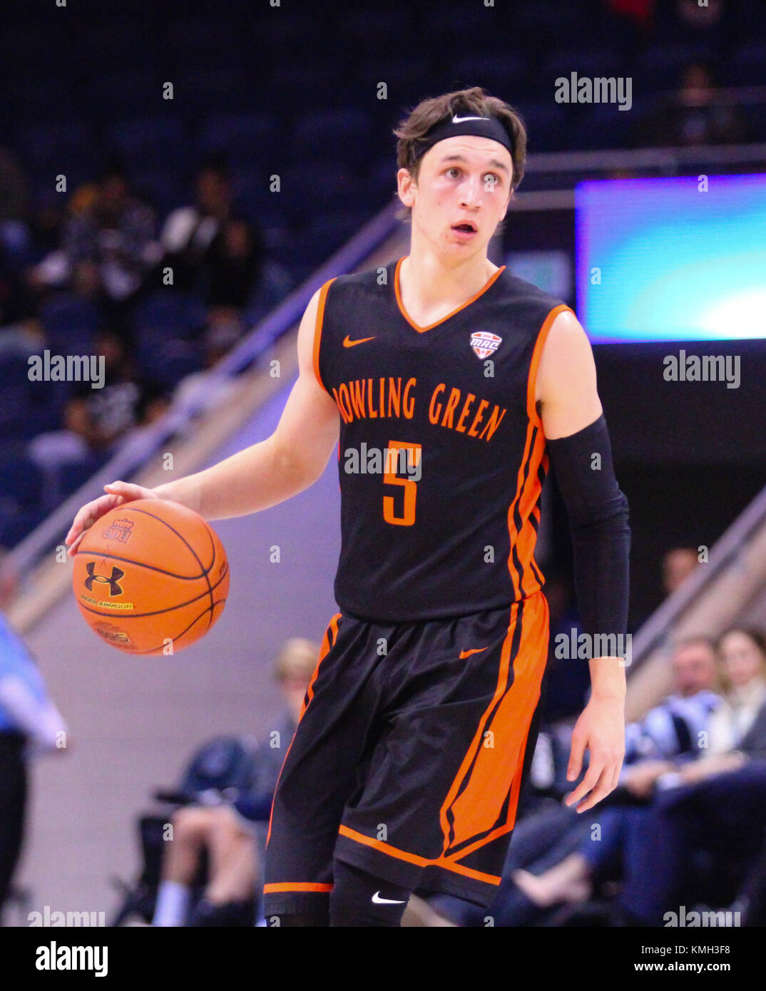 December 9, 2017 - Bowling Green Falcons guard Dylan Frye (5) with the ...