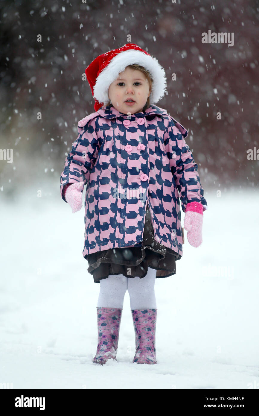 Cambridge, UK 10th December 2017. Ivy Mitchell, 2 has fun in the heavy ...