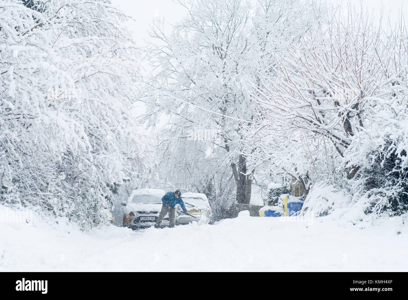 Oxford, UK. 10th Dec, 2017. Heavy snowfall in Oxford, the heaviest for ...