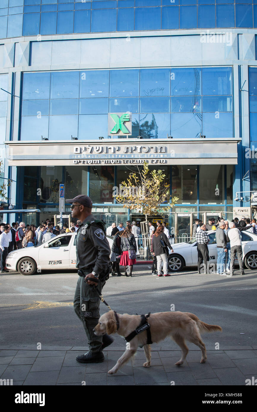 Jerusalem. 10th Dec, 2017. Israeli police patrol on the street outside ...