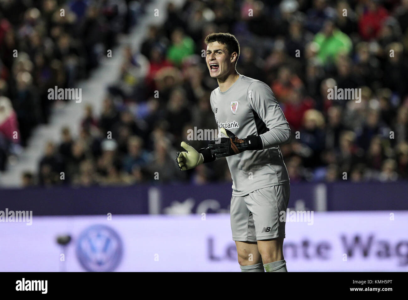 Valencia, Spain. 10th Dec, 2017. KEPA ARRIZABALAGA reacts during ...