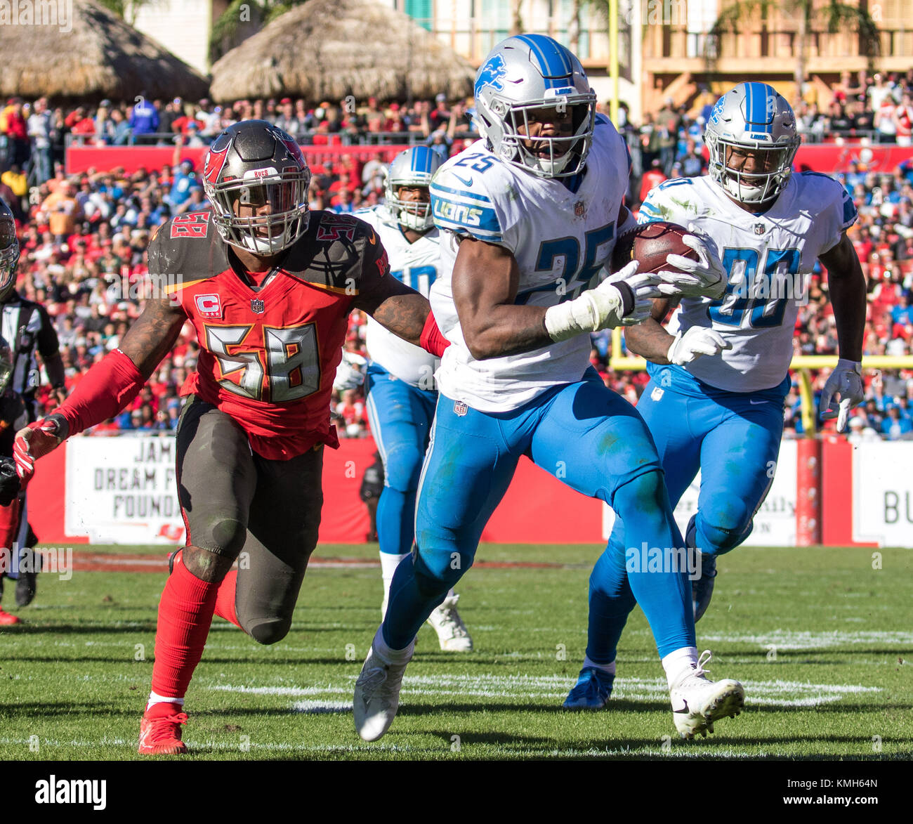December 10, 2017 - Detroit Lions running back Theo Riddick (25) runs ...