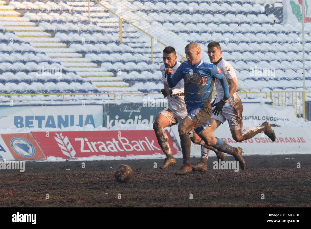 Sarajevo, BiH. 10th Dec, 2017. Filip Stojanovic (C) of FK Radnik ...