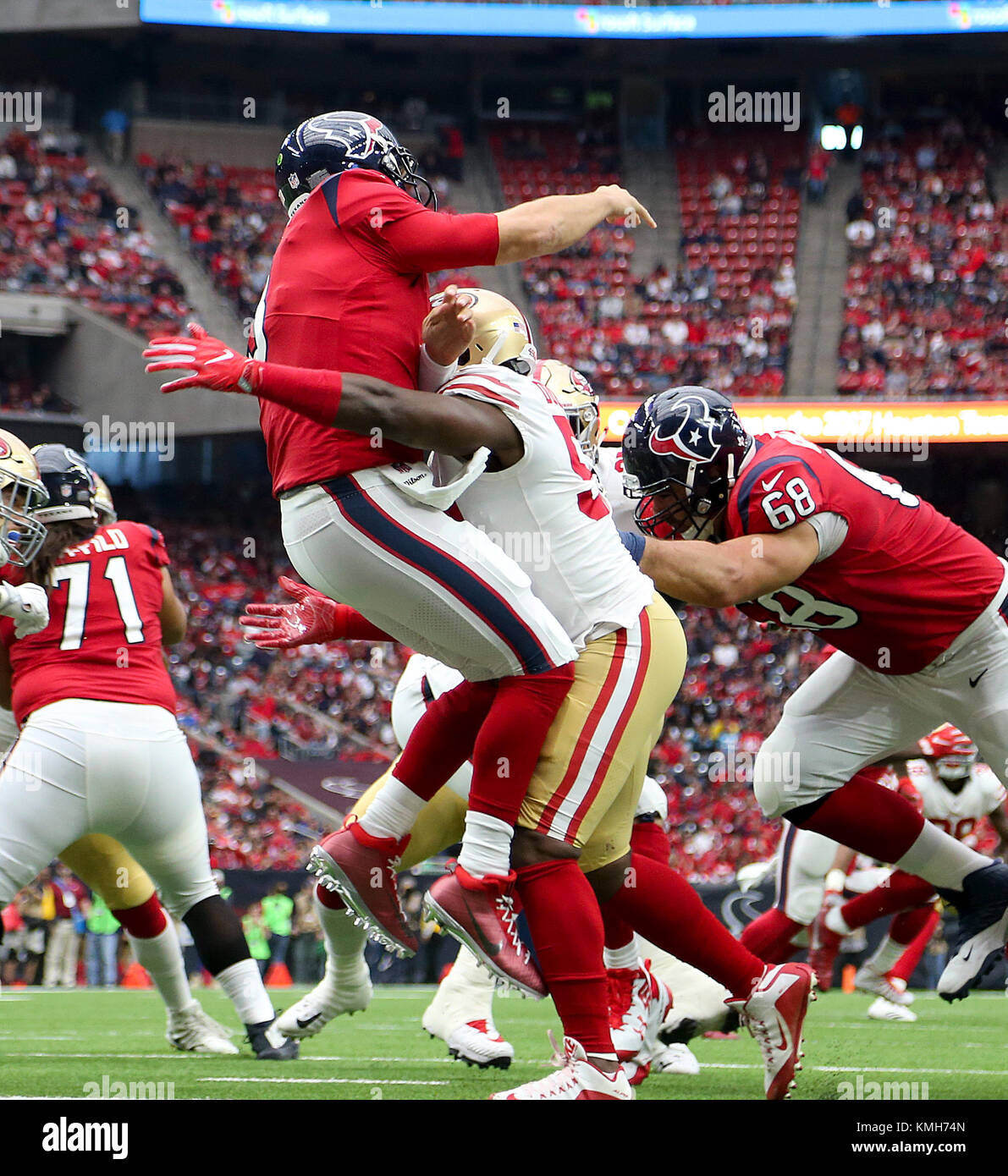 San francisco 49ers defensive end hi-res stock photography and images ...