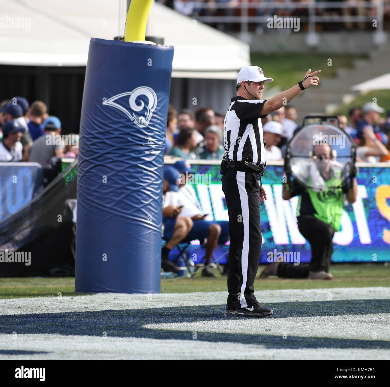 Nfl Tv Screen High Resolution Stock Photography and Images - Alamy